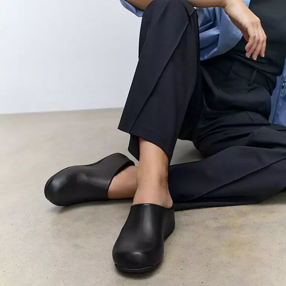 Fitflop | Shoes | Fitflop Black Shuv Leather Clogs Like New Size 8 ...